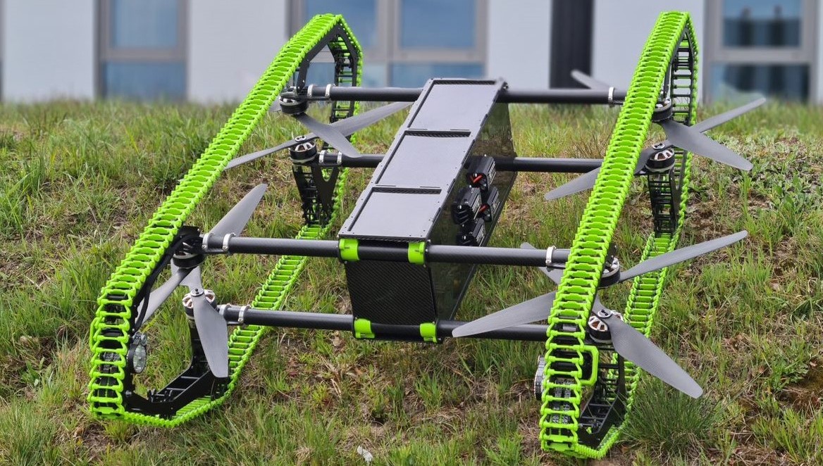 We are proud to present the HUUVER – our new hybrid drone that flies ...